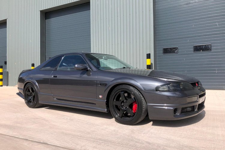 Ian's - Nissan R33 Skyline GTS-t Spec1 - Stance Auto Magazine