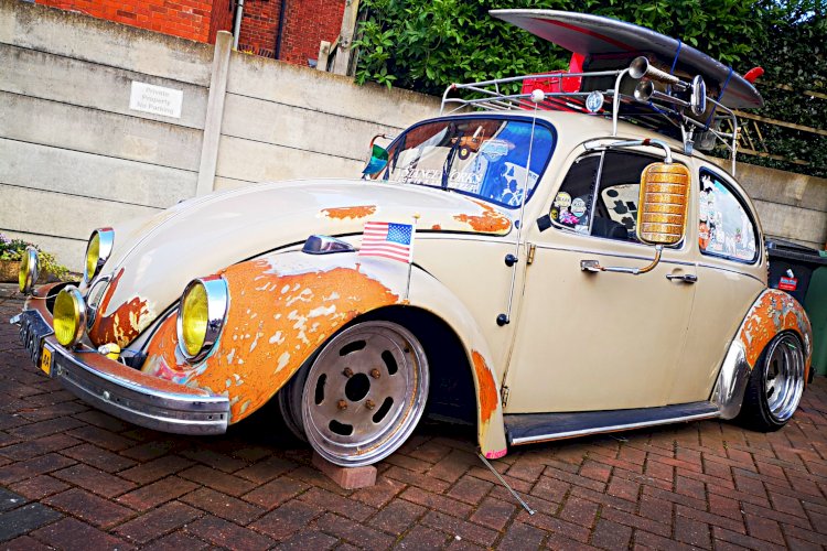 Connor - 73' VW Beetle - Stance Auto Magazine