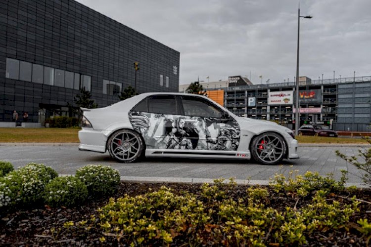 Curtis Johnson - 2002 Lexus IS200 - Stance Auto Magazine